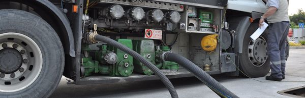 Fuel loading/unloading hoses - Tubes International